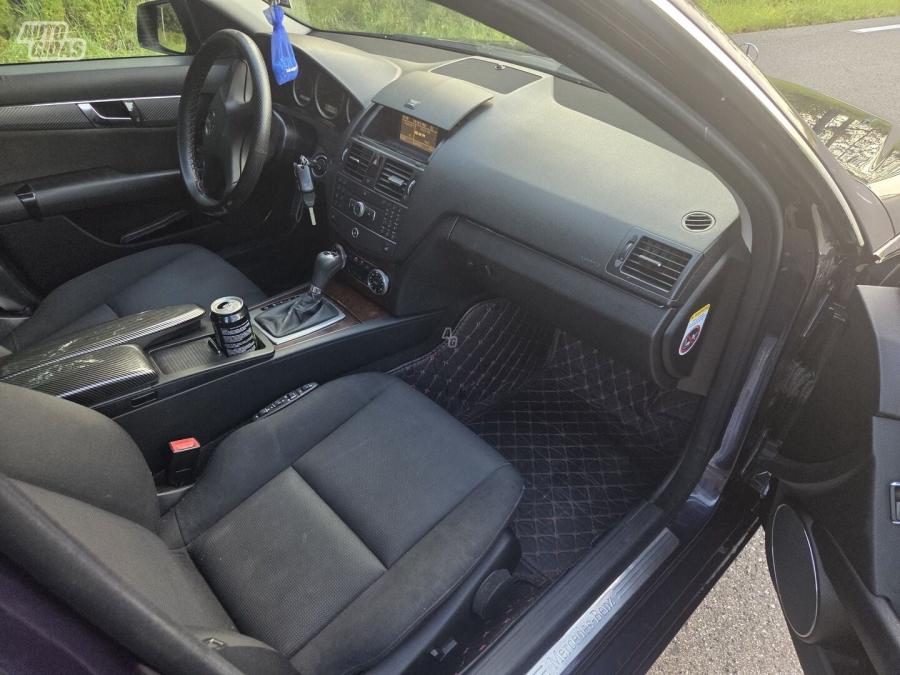 Zils Mercedes-Benz C 200 2009 Kauņa, ar dzinēja tilpumu 2.20 L un nobraukumu 310 tūkst. km par 2099 €, foto 23 vietnē AUTOMOTO.COM.LV