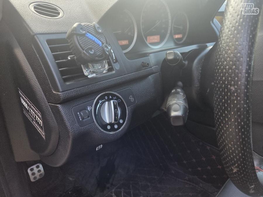 Zils Mercedes-Benz C 200 2009 Kauņa, ar dzinēja tilpumu 2.20 L un nobraukumu 310 tūkst. km par 2099 €, foto 29 vietnē AUTOMOTO.COM.LV