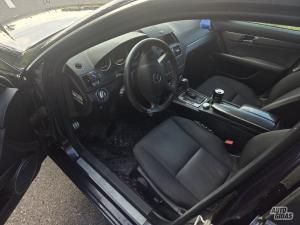 Zils Mercedes-Benz C 200 2009 Kauņa, ar dzinēja tilpumu 2.20 L un nobraukumu 310 tūkst. km par 2099 €, foto 32 vietnē AUTOMOTO.COM.LV