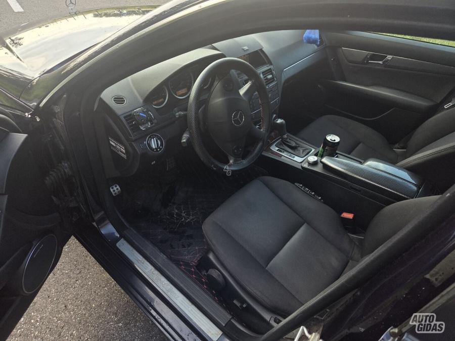 Zils Mercedes-Benz C 200 2009 Kauņa, ar dzinēja tilpumu 2.20 L un nobraukumu 310 tūkst. km par 2099 €, foto 32 vietnē AUTOMOTO.COM.LV
