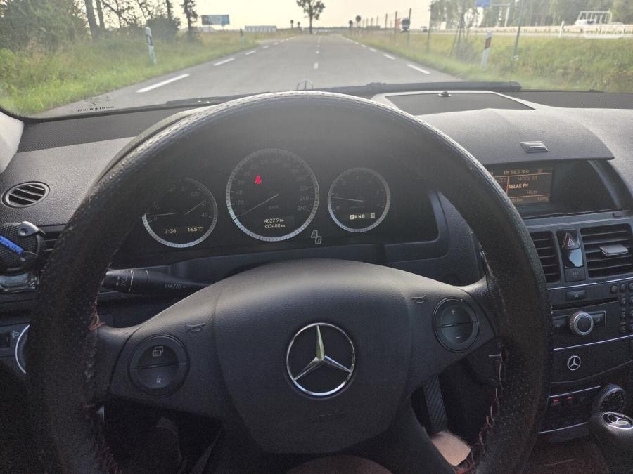 Zils Mercedes-Benz C 200 2009 Kauņa, ar dzinēja tilpumu 2.20 L un nobraukumu 310 tūkst. km par 2099 €, foto 35 vietnē AUTOMOTO.COM.LV