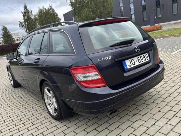 Mercedes-Benz C 200 2009 Rīga vietnē Zils Mercedes-Benz C 200 2009 Rīga, ar dzinēja tilpumu 2.20 L un nobraukumu 348 tūkst. km par 2750 €, foto 4 vietnē AUTOMOTO.COM.LV