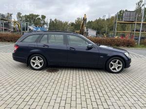 Синий Мерседес Ц 200 2009 в Рига, объемом двигателя 2.20 л и пробегом 348 тыс. км за 2750 €, фото 6 на AUTOMOTO.COM.LV