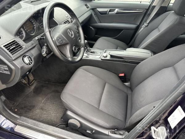 Mercedes-Benz C 200 2009 Rīga vietnē Zils Mercedes-Benz C 200 2009 Rīga, ar dzinēja tilpumu 2.20 L un nobraukumu 348 tūkst. km par 2750 €, foto 9 vietnē AUTOMOTO.COM.LV