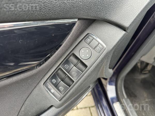 Mercedes-Benz C 200 2009 Rīga vietnē Zils Mercedes-Benz C 200 2009 Rīga, ar dzinēja tilpumu 2.20 L un nobraukumu 348 tūkst. km par 2750 €, foto 10 vietnē AUTOMOTO.COM.LV
