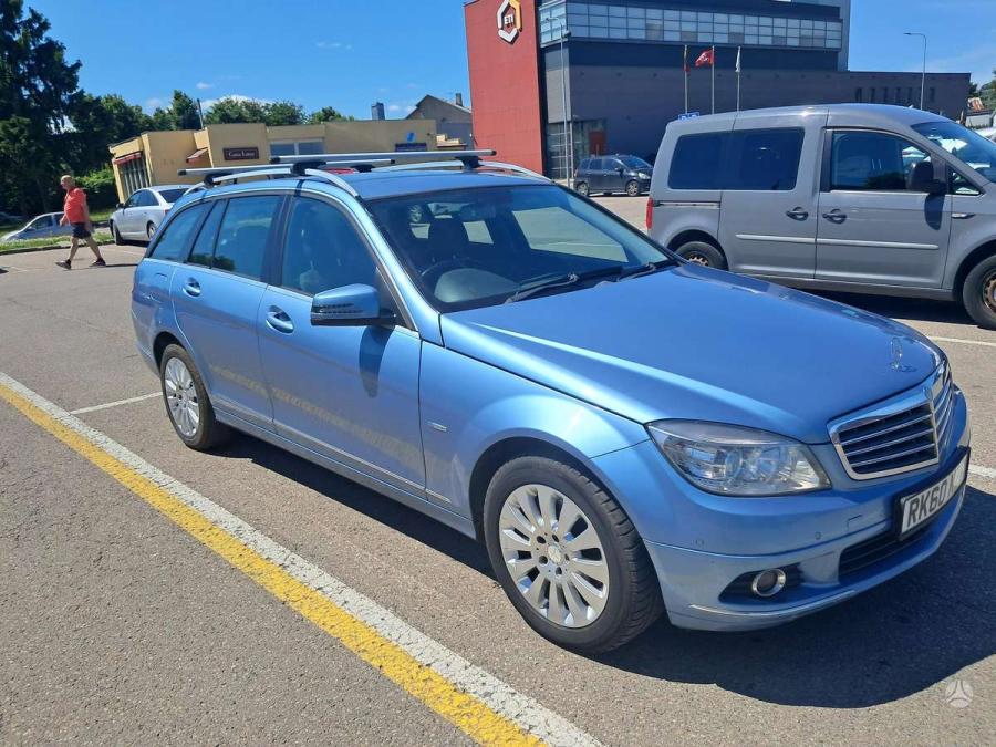 Zils Mercedes-Benz C 200 2010 Kauņa, ar dzinēja tilpumu 2.14 L un nobraukumu 211 tūkst. km par 2350 €, foto 1 vietnē AUTOMOTO.COM.LV