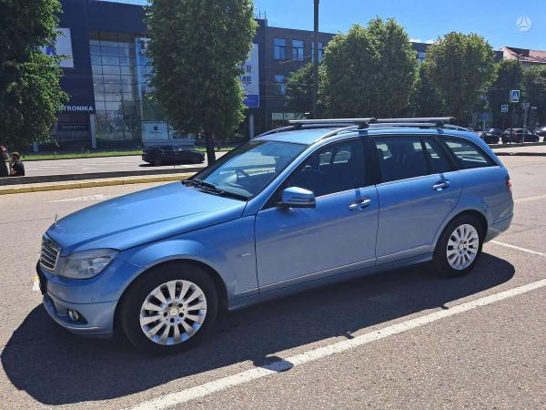 Blue Mercedes-Benz C 200 2010 in Kaunas, with an engine capacity of 2.14 L and mileage of 211 thousand km for 2350 €, photo 4 on AUTOMOTO.COM.LV
