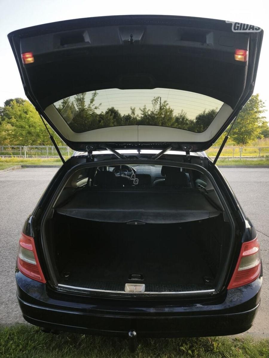 Blue Mercedes-Benz C 200 2010 in Utena, with an engine capacity of 2.20 L and mileage of 531 thousand km for 4700 €, photo 6 on AUTOMOTO.COM.LV