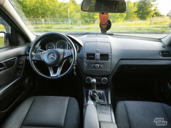 Blue Mercedes-Benz C 200 2010 in Utena, with an engine capacity of 2.20 L and mileage of 531 thousand km for 4700 €, photo 10 on AUTOMOTO.COM.LV