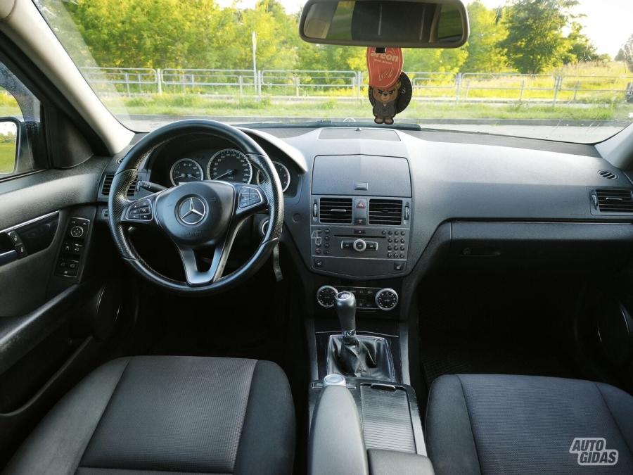 Blue Mercedes-Benz C 200 2010 in Utena, with an engine capacity of 2.20 L and mileage of 531 thousand km for 4700 €, photo 11 on AUTOMOTO.COM.LV