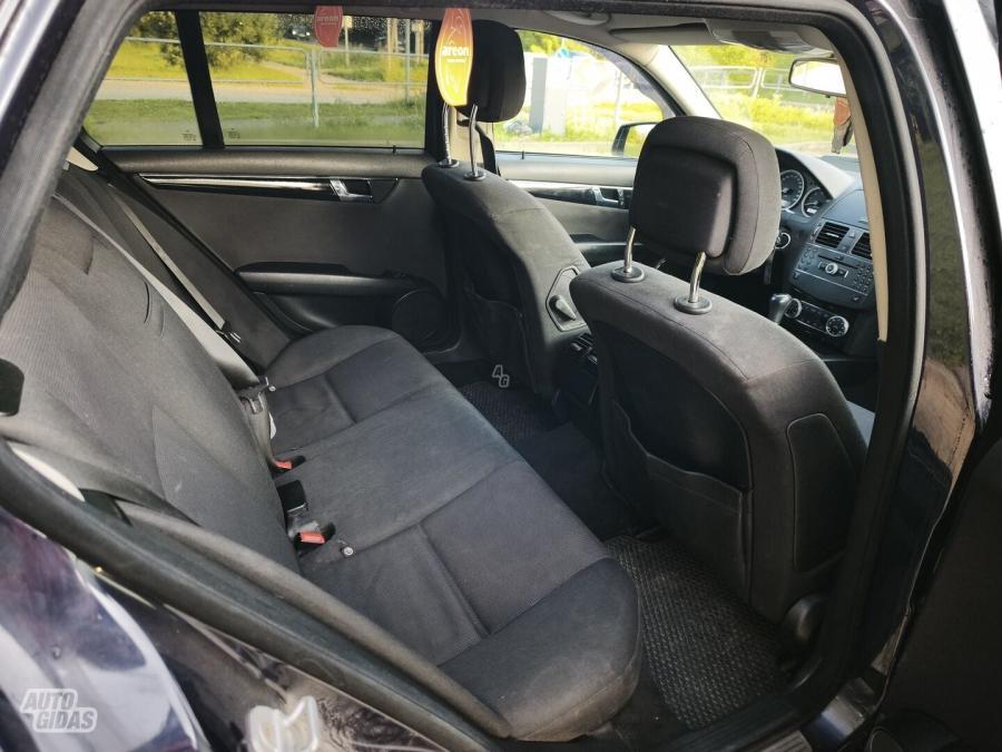 Blue Mercedes-Benz C 200 2010 in Utena, with an engine capacity of 2.20 L and mileage of 531 thousand km for 4700 €, photo 12 on AUTOMOTO.COM.LV