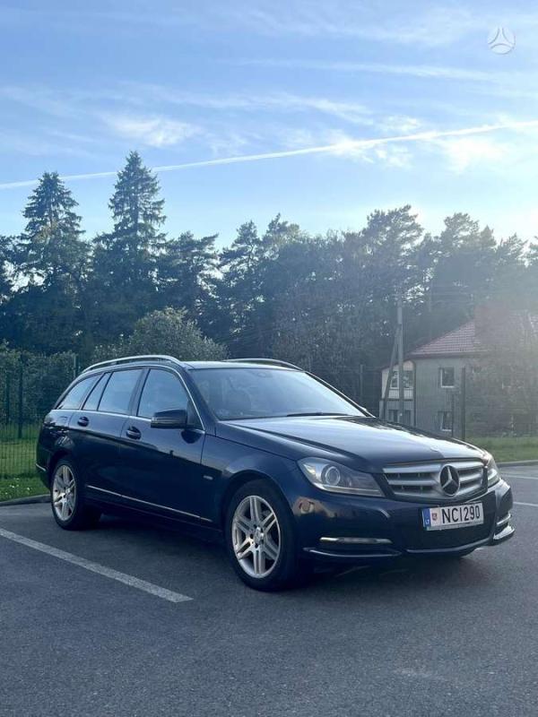 Zils Mercedes-Benz C 200 2011 Kauņa, ar dzinēja tilpumu 2.14 L un nobraukumu 296 tūkst. km par 3550 €, foto 10 vietnē AUTOMOTO.COM.LV