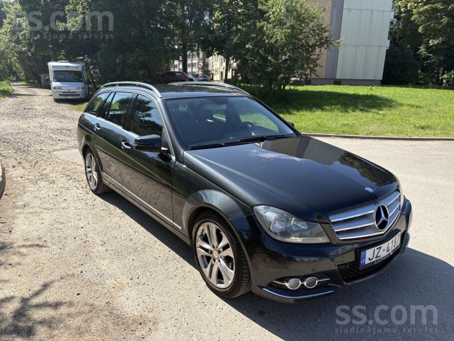 Blue Mercedes-Benz C 200 2013 in Riga, with an engine capacity of 2.20 L and mileage of 432 thousand km for 4800 €, photo 1 on AUTOMOTO.COM.LV