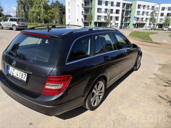 Синий Мерседес Ц 200 2013 в Рига, объемом двигателя 2.20 л и пробегом 432 тыс. км за 4800 €, фото 4 на AUTOMOTO.COM.LV