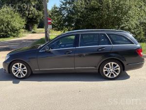 Blue Mercedes-Benz C 200 2013 in Riga, with an engine capacity of 2.20 L and mileage of 432 thousand km for 4800 €, photo 6 on AUTOMOTO.COM.LV