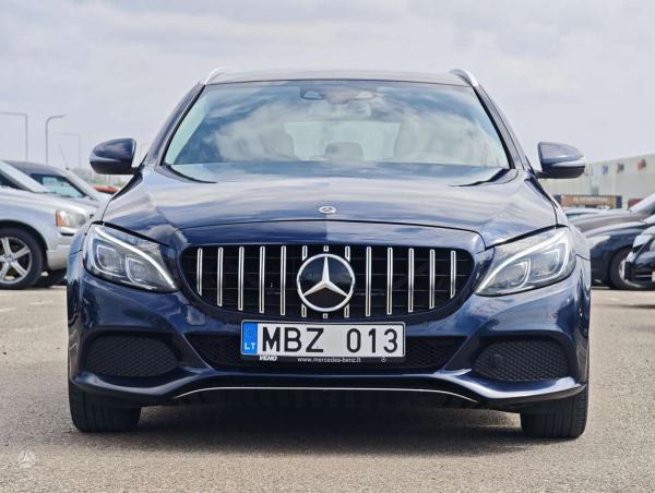 Blue Mercedes-Benz C 200 2017 in Vilnius, with an engine capacity of 2.14 L and mileage of 285 thousand km for 10500 €, photo 2 on AUTOMOTO.COM.LV