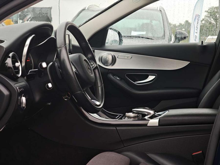 Blue Mercedes-Benz C 200 2017 in Vilnius, with an engine capacity of 2.14 L and mileage of 285 thousand km for 10500 €, photo 10 on AUTOMOTO.COM.LV