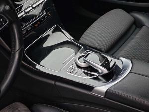 Blue Mercedes-Benz C 200 2017 in Vilnius, with an engine capacity of 2.14 L and mileage of 285 thousand km for 10500 €, photo 16 on AUTOMOTO.COM.LV