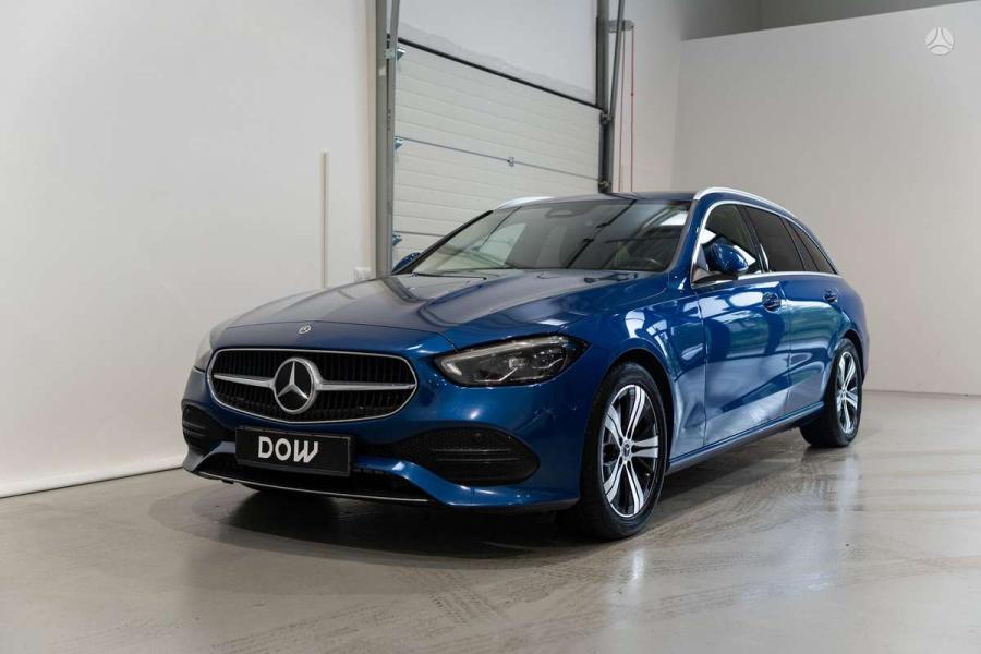 Blue Mercedes-Benz C 200 2022 in Vilnius, with an engine capacity of 1.99 L and mileage of 160 thousand km for 22100 €, photo 3 on AUTOMOTO.COM.LV