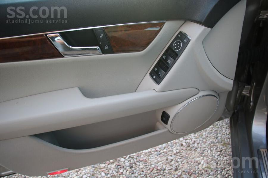 Brown Mercedes-Benz C 200 2008 in Tukums, with an engine capacity of 2.20 L and mileage of 0 thousand km for 6500 €, photo 15 on AUTOMOTO.COM.LV