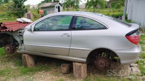 Mercedes-Benz C 200 2001 in Ogre, with an engine capacity of 2.00 L and mileage of 300 thousand km for 1100 €, photo 6 on AUTOMOTO.COM.LV