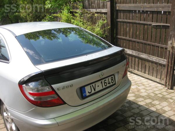 Mercedes-Benz C 200 2005 in Riga, with an engine capacity of 2.10 L and mileage of 307 thousand km for 1750 €, photo 5 on AUTOMOTO.COM.LV