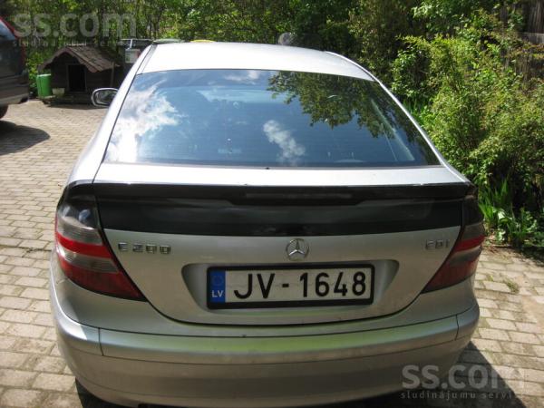 Mercedes-Benz C 200 2005 in Riga, with an engine capacity of 2.10 L and mileage of 307 thousand km for 1750 €, photo 6 on AUTOMOTO.COM.LV