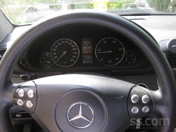 Mercedes-Benz C 200 2005 in Riga, with an engine capacity of 2.10 L and mileage of 307 thousand km for 1750 €, photo 10 on AUTOMOTO.COM.LV