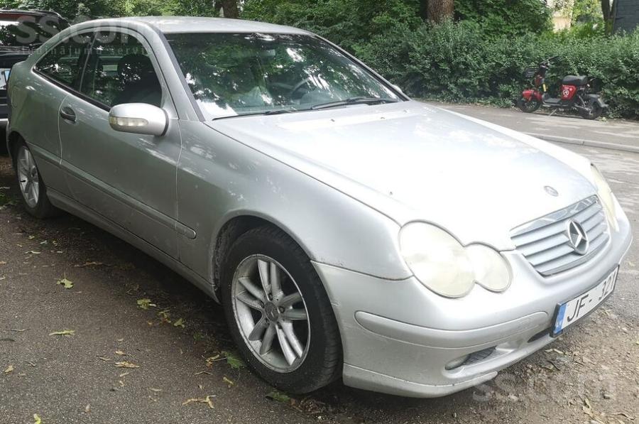 Pelēks Mercedes-Benz C 200 2001 Rīga, ar dzinēja tilpumu 2.00 L un nobraukumu 220 tūkst. km par 1200 €, foto 1 vietnē AUTOMOTO.COM.LV