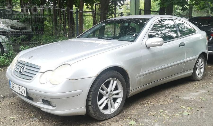 Pelēks Mercedes-Benz C 200 2001 Rīga, ar dzinēja tilpumu 2.00 L un nobraukumu 220 tūkst. km par 1200 €, foto 4 vietnē AUTOMOTO.COM.LV