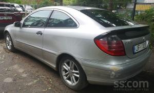 Pelēks Mercedes-Benz C 200 2001 Rīga, ar dzinēja tilpumu 2.00 L un nobraukumu 220 tūkst. km par 1200 €, foto 5 vietnē AUTOMOTO.COM.LV