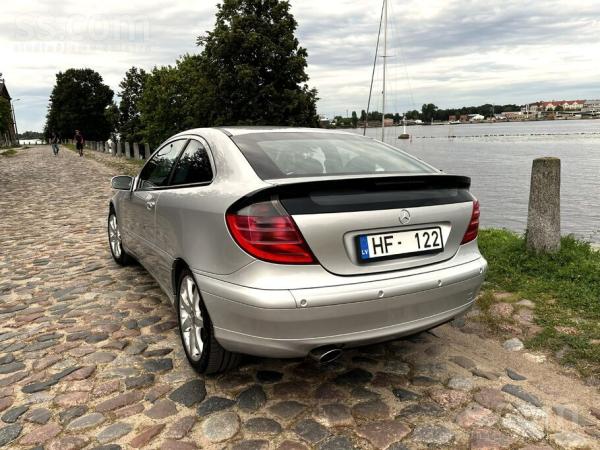 Серый Мерседес Ц 200 2003 в Рига, объемом двигателя 1.80 л и пробегом 149 тыс. км за 4300 €, фото 3 на AUTOMOTO.COM.LV