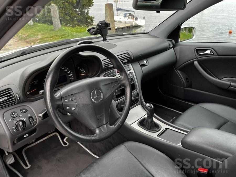 Pelēks Mercedes-Benz C 200 2003 Rīga, ar dzinēja tilpumu 1.80 L un nobraukumu 149 tūkst. km par 4300 €, foto 7 vietnē AUTOMOTO.COM.LV