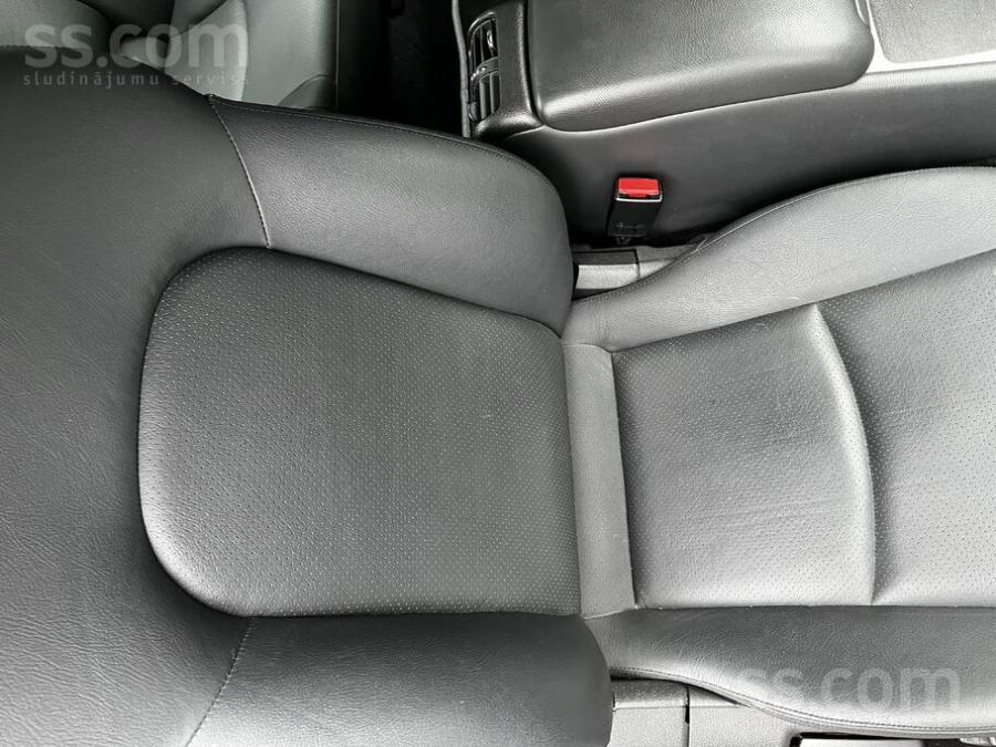 Pelēks Mercedes-Benz C 200 2003 Rīga, ar dzinēja tilpumu 1.80 L un nobraukumu 149 tūkst. km par 4300 €, foto 9 vietnē AUTOMOTO.COM.LV