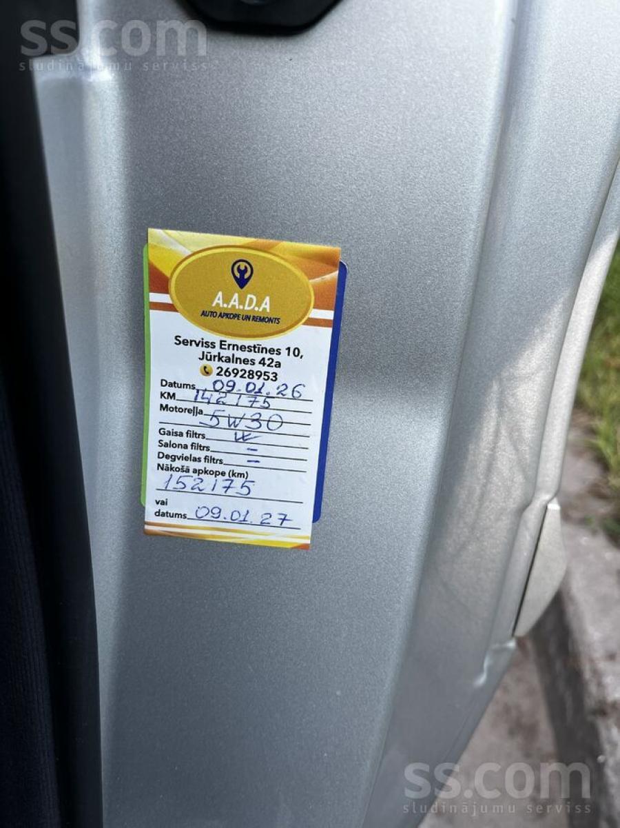 Pelēks Mercedes-Benz C 200 2003 Rīga, ar dzinēja tilpumu 1.80 L un nobraukumu 149 tūkst. km par 4300 €, foto 10 vietnē AUTOMOTO.COM.LV