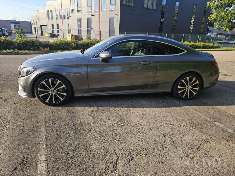 Grey Mercedes-Benz C 200 2016 in Riga, with an engine capacity of 2.00 L and mileage of 115 thousand km for 21999 €, photo 1 on AUTOMOTO.COM.LV