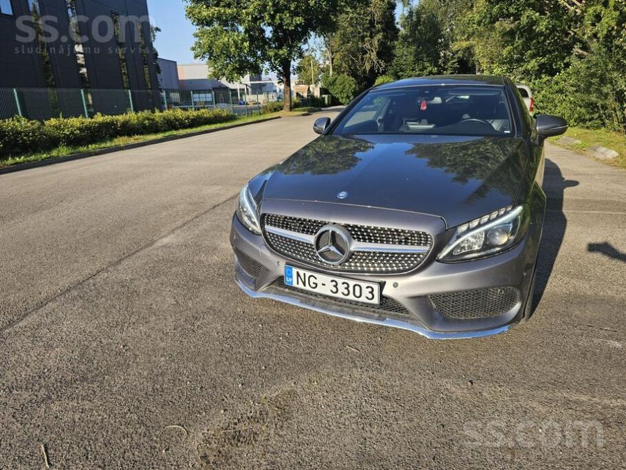Grey Mercedes-Benz C 200 2016 in Riga, with an engine capacity of 2.00 L and mileage of 115 thousand km for 21999 €, photo 4 on AUTOMOTO.COM.LV
