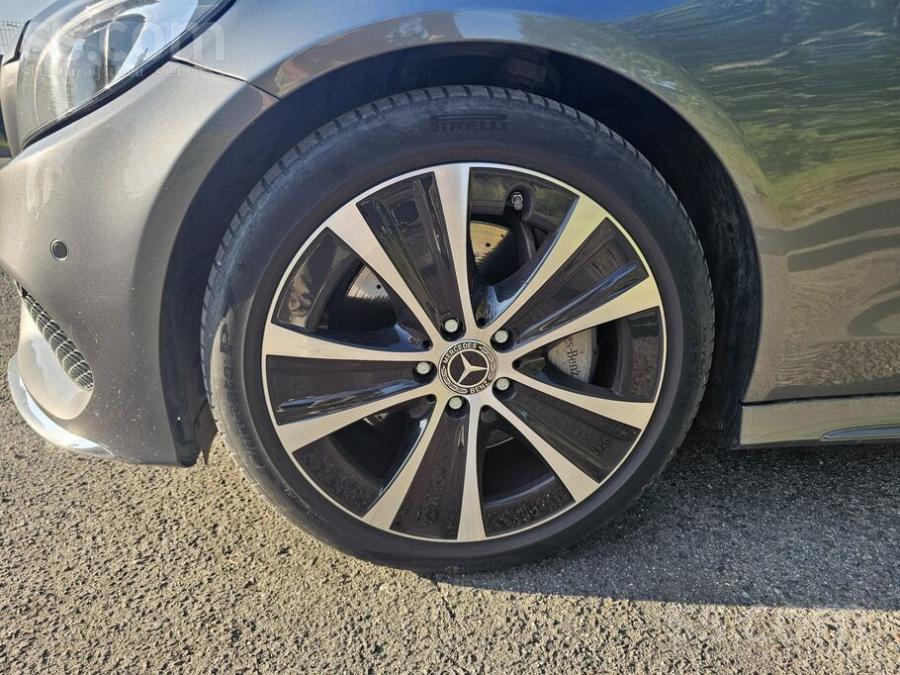 Grey Mercedes-Benz C 200 2016 in Riga, with an engine capacity of 2.00 L and mileage of 115 thousand km for 21999 €, photo 6 on AUTOMOTO.COM.LV