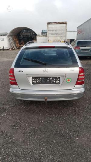 Pelēks Mercedes-Benz C 200 2006 Kauņa, ar dzinēja tilpumu 2.15 L un nobraukumu 280 tūkst. km par 1450 €, foto 4 vietnē AUTOMOTO.COM.LV