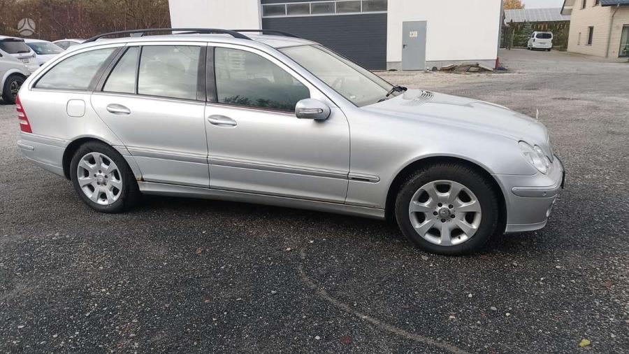 Pelēks Mercedes-Benz C 200 2006 Kauņa, ar dzinēja tilpumu 2.15 L un nobraukumu 280 tūkst. km par 1450 €, foto 5 vietnē AUTOMOTO.COM.LV