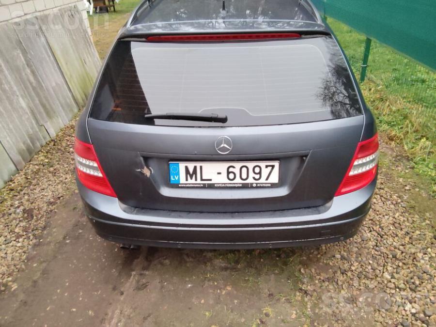 Pelēks Mercedes-Benz C 200 2007 Rīga, ar dzinēja tilpumu 2.10 L un nobraukumu 385 tūkst. km par 2800 €, foto 3 vietnē AUTOMOTO.COM.LV