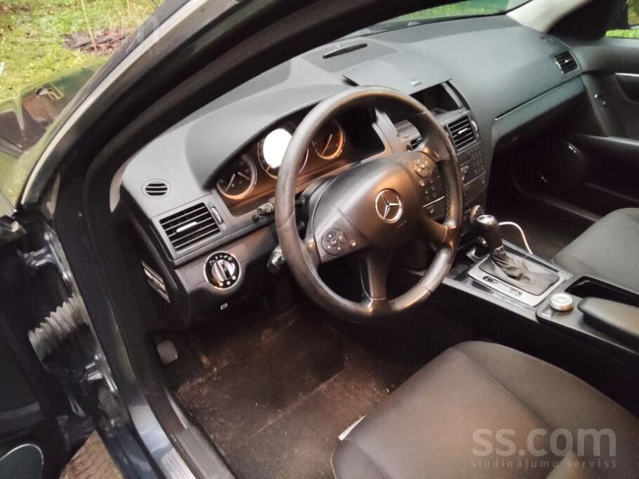 Pelēks Mercedes-Benz C 200 2007 Rīga, ar dzinēja tilpumu 2.10 L un nobraukumu 385 tūkst. km par 2800 €, foto 4 vietnē AUTOMOTO.COM.LV