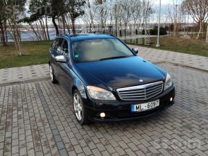 Серый Мерседес Ц 200 2007 в Рига, объемом двигателя 2.00 л и пробегом 385 тыс. км за 2300 €, фото  на AUTOMOTO.COM.LV
