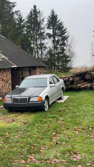 Pelēks Mercedes-Benz C 200 1996 Limbaži, ar dzinēja tilpumu 2.00 L un nobraukumu 249 tūkst. km par 1500 €, foto  vietnē AUTOMOTO.COM.LV