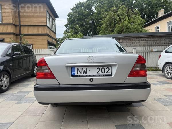 Pelēks Mercedes-Benz C 200 1996 Rīga, ar dzinēja tilpumu 2.00 L un nobraukumu 168 tūkst. km par 5500 €, foto 4 vietnē AUTOMOTO.COM.LV