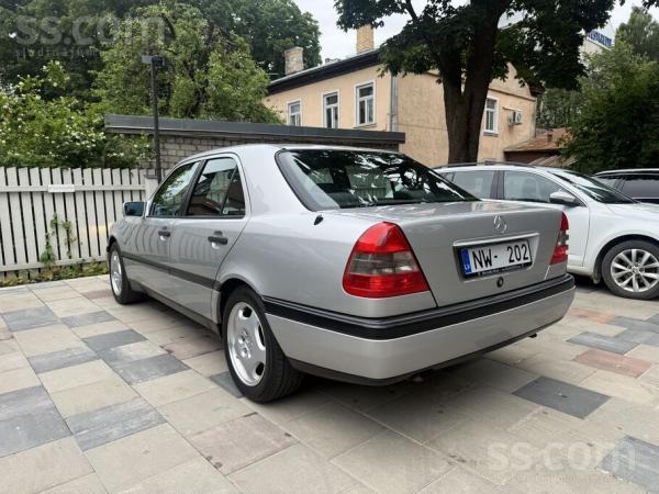 Pelēks Mercedes-Benz C 200 1996 Rīga, ar dzinēja tilpumu 2.00 L un nobraukumu 168 tūkst. km par 5500 €, foto 5 vietnē AUTOMOTO.COM.LV