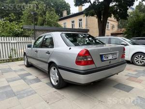 Grey Mercedes-Benz C 200 1996 in Riga, with an engine capacity of 2.00 L and mileage of 168 thousand km for 5500 €, photo 6 on AUTOMOTO.COM.LV