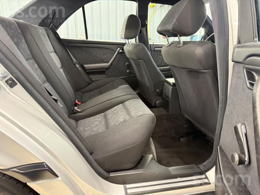 Grey Mercedes-Benz C 200 1996 in Riga, with an engine capacity of 2.00 L and mileage of 168 thousand km for 5500 €, photo 13 on AUTOMOTO.COM.LV