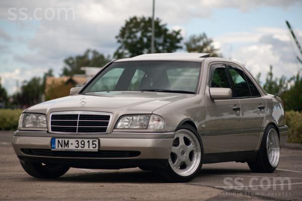 Grey Mercedes-Benz C 200 1996 in Riga, with an engine capacity of 2.00 L and mileage of 190 thousand km for 3499 €, photo 1 on AUTOMOTO.COM.LV