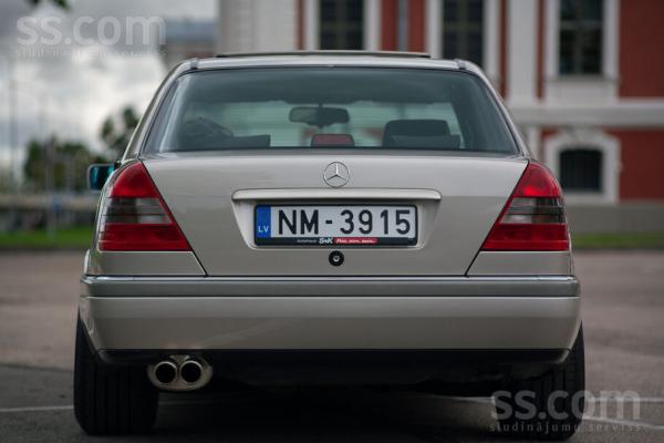 Grey Mercedes-Benz C 200 1996 in Riga, with an engine capacity of 2.00 L and mileage of 190 thousand km for 3499 €, photo 6 on AUTOMOTO.COM.LV